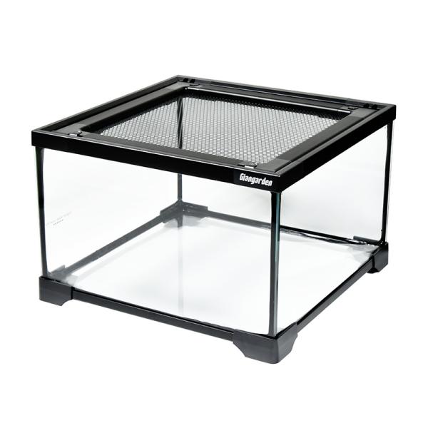 トップカバーのみ開くシンプル設計の爬虫類・両生類飼育用のガラス製ケージです。