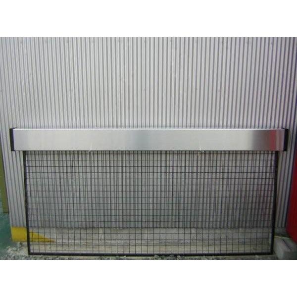 ◆◆大物梱包に付き個人様へはお届け出来ません。企業様へのお届けとなります●純正アルミリアバンパーに見えますが、強度に優れたステンレスヘアーライン素材です●４t用サイズ：1700×170×75ｍｍ/厚み2ｍｍ●両サイドは純正キャップで止めてい...