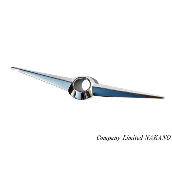 ●お洒落なUDウイングマークメッキ●軽トラにぴったりサイズ●樹脂クロームメッキ　●サイズ(約)：縦140　x　横780mm　（内側の丸・直径：78mm）※検索キーワード：メッキ/軽トラ/トラックパーツ/カスタムパーツ/パーツ/軽トラック用品...