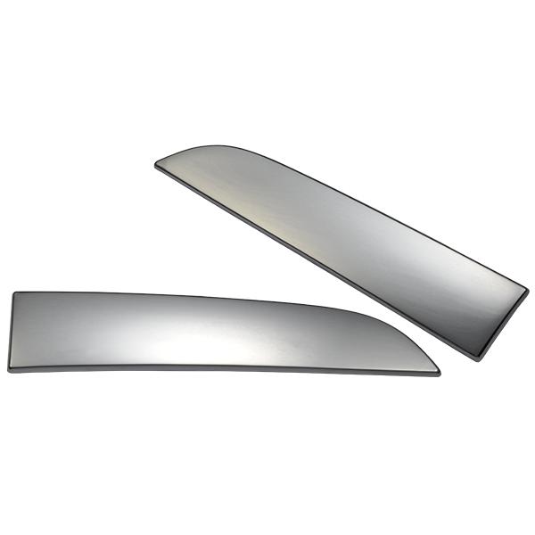 品名：アイライン内容物：本体管理番号：a023カラー：メッキ材質：ABS樹脂取付方法：貼付け備考：-適合車種：NEWエルフ平成5年7月〜平成16年5月備考：-発送方法：ヤマト運輸 宅急便梱包サイズ：-重量：-注意事項：-