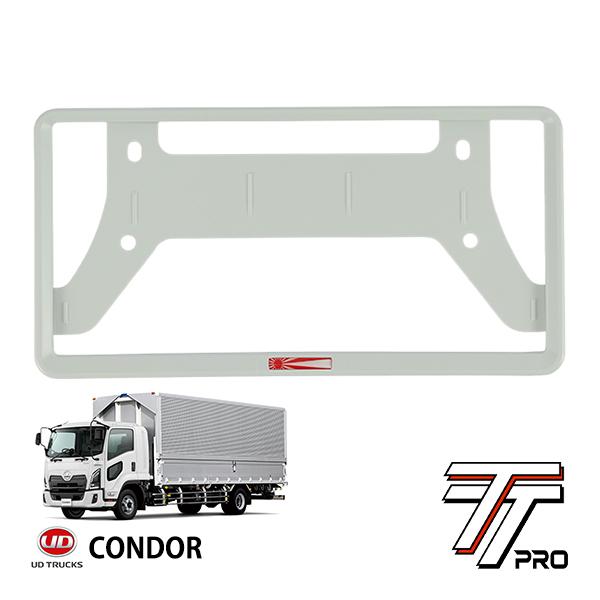 メーカー：TT PRO品名：旭日旗ナンバーフレーム 2個セット管理番号：g2814x2-9内容物：本体×2セット(フロント/リア分)カラー：ホワイト材質：ABS樹脂取付方法：共締め/両面テープ備考：-適合車種：UDトラックスコンドル普通自動...