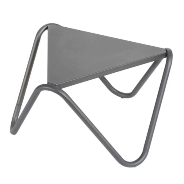 【商品説明】手の届く場所に本やコーヒーなどを置くミニサイドテーブルです。モダンな三角形の独特のデザインは、ラフマの「テラスとプールサイド」ブランドの全モデルと組み合わせて使用できます。重ね置きができるので収納もしやすく、必要に応じてスツール...