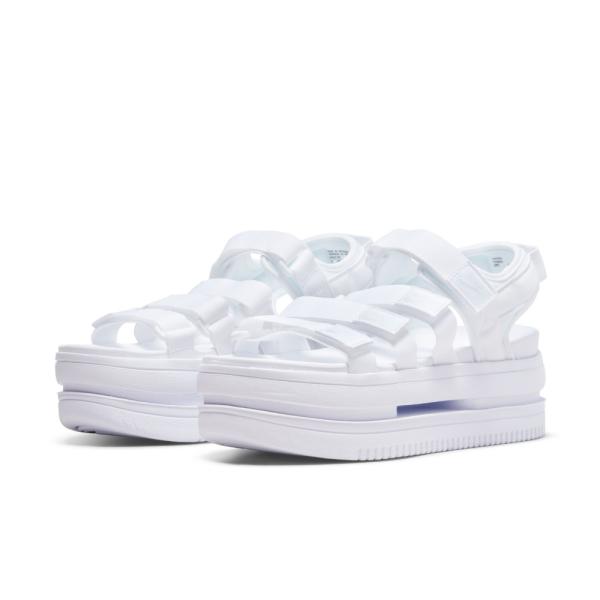 NIKEナイキ ナイキ アイコンクラシックンダルNike Icon ClassicDH0223100:ホワイト/ホワイト/ピュアプラチナム:WHITE/PURE PLATINUM-WHITEボリューム感たっぷりの厚底、クラシックなバスケット...