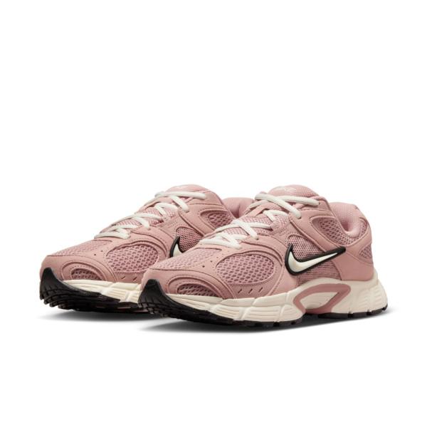 NIKEナイキ ナイキ V5 RNRNIKE V5 RNRII6294600:パーティクル ピンク/ペール アイボリー-ブラック-ブラック:PARTICLE PINK/PALE IVORY-BLACK-BLACK快適な履き心地とスタイルを両...