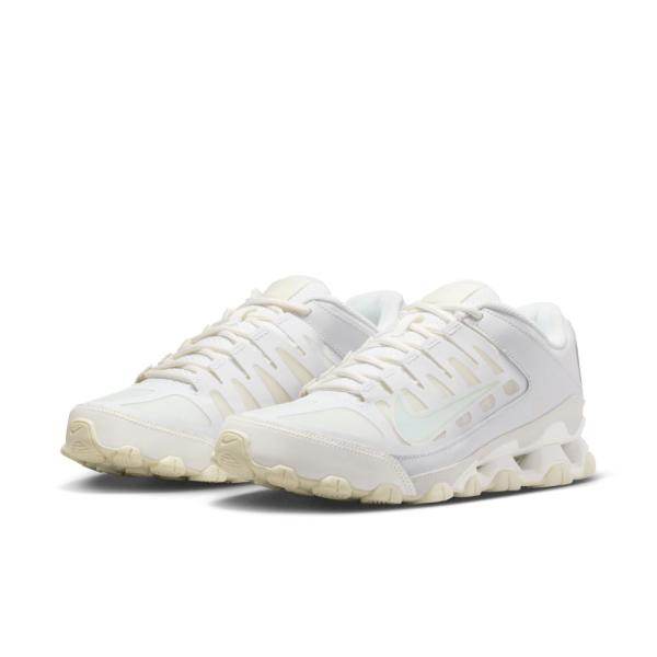 NIKEナイキ ナイキ REAX 8 TR メッシュNIKE REAX 8 TRIO2400100:ホワイト/ホワイト-セイル-ココナッツミルク:WHITE/WHITE-SAIL-COCONUT MILK屋内で体を鍛えたいなら、努力あるのみ...