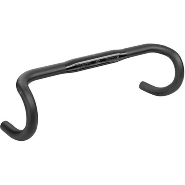 ■クランプ径：31.7mm■形状：RHM■サイズ：440mm（外-外）■カラー：ポリッシュ・オン・ブラック■重量：［420mm］ 295gエアロトップ形状のコストパフォーマンスに優れるアルミハンドルバー。■通常2〜5日ほどで発送（土日祝除）...