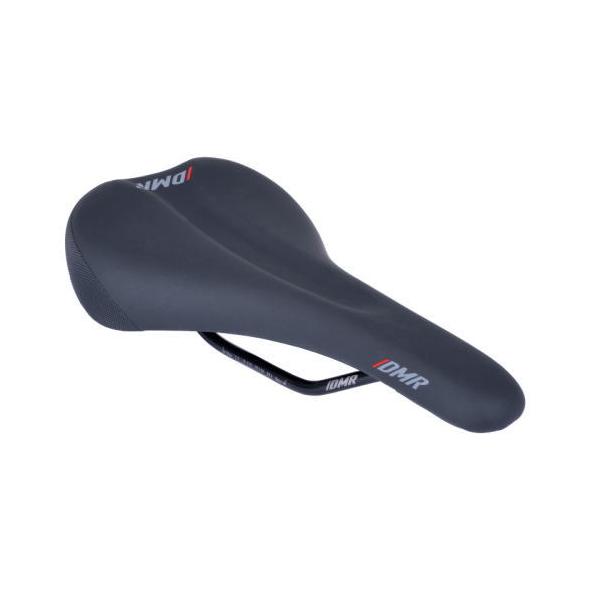 ■カラー：ブラック■素材：SUPERLIGHT FOAM（サドルベース）/ 軽量クロモリ（レール）■サイズ：長さ278mmx幅147mm■重量：270gDMRサドルを踏襲したオールマイティモデル。MTBやダートジャンプバイクだけでなく、グラ...