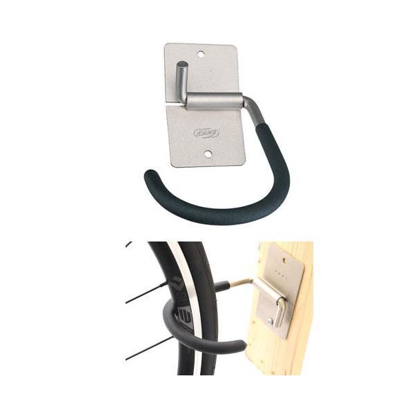 ■いろいろな種類のバイクに対応できる壁掛け用フック。■石膏ボード用アンカー付属。■サイズ：取付プレート横60×縦106mm、フック内幅86mm、フック奥行145mm、ネジ間 80mm、ネジ穴6mm■耐荷重：15kgいろいろな種類のバイクに対...