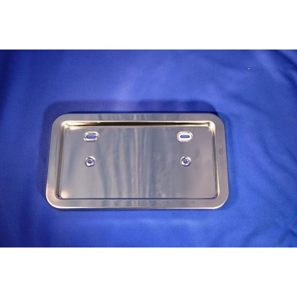 ★仕様★・鉄製（SPCC）　板厚0.8ｔ・ニッケルクロームメッキ（MFCｒ10）適合車:乗用車・2Tクラス・4Tクラス寸法：22mmX373mmX208mm重量：0.681kgメーカー名：高野自動車用品ＳＳ自光式ナンバープレートには付きませ...