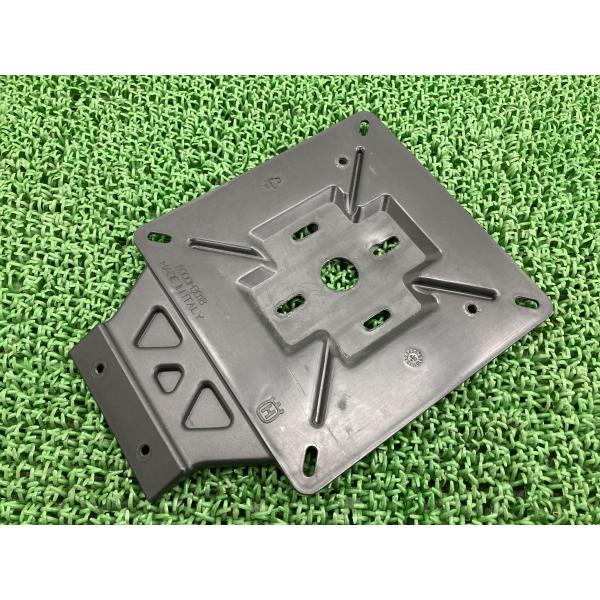 参考データ●メーカー：ハスクバーナ●車名：TE449/TE511●型式：ZKHA600AABV001***●刻印：8000H3018上記車両から取外しました。