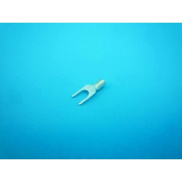 Y型裸圧着端子先開外寸：5.7mm先開内寸：3.7mm電線抱合容量：単線0.57〜1.44mm、撚線0.25〜1.65SQ、AWG22〜16