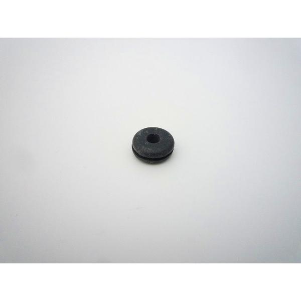 絶縁材 合成ゴム(EPDM)本体色 B (黒)商品概要 原料に添加物が含まれており、成分が表面に滲み出て粉が出たり、白くなったりすることがあります。性能上この現象が現れますが、品質には問題ありません。