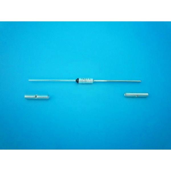 公称動作温度：82℃電気定格：AC250V 15A動作精度：±2℃裸圧着スリーブ(mm2)：0.5〜1.5