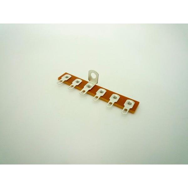 絶縁抵抗 DC100V、30MΩ以上耐電圧 AC300V (1分間)極数 (P) 5パネル取付方式 ねじ止め主絶縁材 (本体) フェノール積層板 (UL94HB)端子金具 はんだ付け用端子