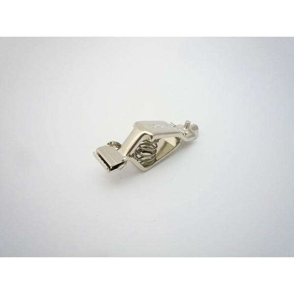 くわえる力が強く、安全・正確・迅速に電路の接続ができます。電気伝導性の良い黄銅（真鍮）製です。※耐食性に優れたニッケルメッキ仕上げ。クリップとコードはビス留め、圧着端子、ハンダ付けで接続可能です。●材質：黄銅（ニッケルメッキ仕上げ）●絶縁抵...