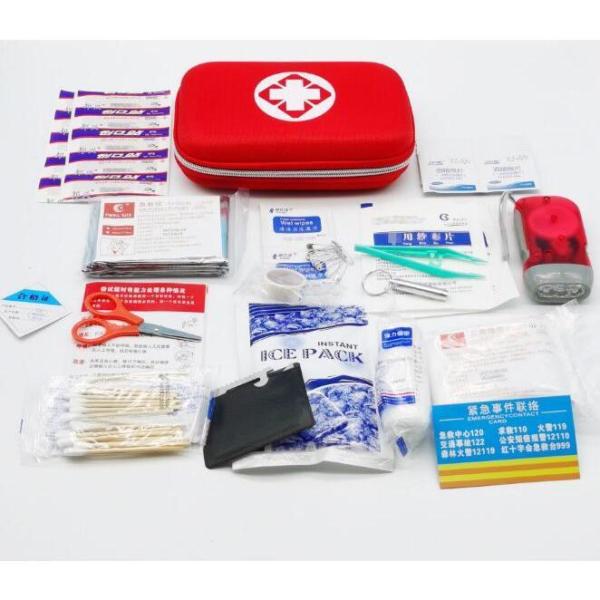 商品詳細カラー/画像通りサイズ:/ワンサイズ■商品説明収納が抜群絆創膏、消毒薬、包帯、錠剤などまとめて、各種薬品等を効率良く収納可能なファーストエイドキット用のバッグです。持ち便利 体積が小さく、手提げ、持ち運びも便利です。普段使いの救急箱...