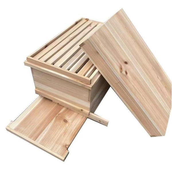 商品詳細サイズ：外側サイズ51.4*32.4cm 内側サイズ49*30*26cm厚さ：1.0cm素材：杉木重さ：約5.9kg 部品：巣ボックス本体*1＋巣枠*7＋隔離板*1巣ボックスには銅目、メッシュとワイヤーは含まれていません。 お客様は...