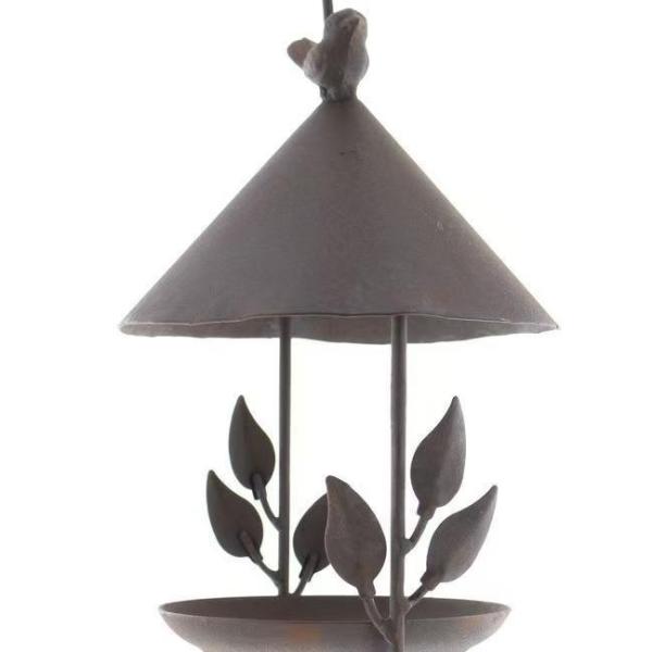 【高品質の素材】鋳鉄バードフィーダーバルコニーバードフィーディングステーション【耐候性】丸い鳥の餌箱は、外部給餌に最適です。 角度の付いた丸い屋根は、食べ物や鳥を雨から守り、食べ物を乾いた清潔な状態に保ちます。【寸法】約 15 x 27 c...