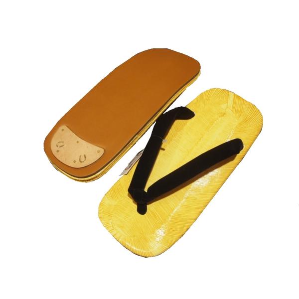 男物の黒色の鼻緒のライト底雪駄です。こちらの雪駄は大きめなMサイズになります。足のサイズが24cm〜25cm位の方に最適です。(別ページにLサイズ、LLサイズもございます。)底の部分は硬化ゴムになっていますので、すり減りが少なく、本皮の雪駄...