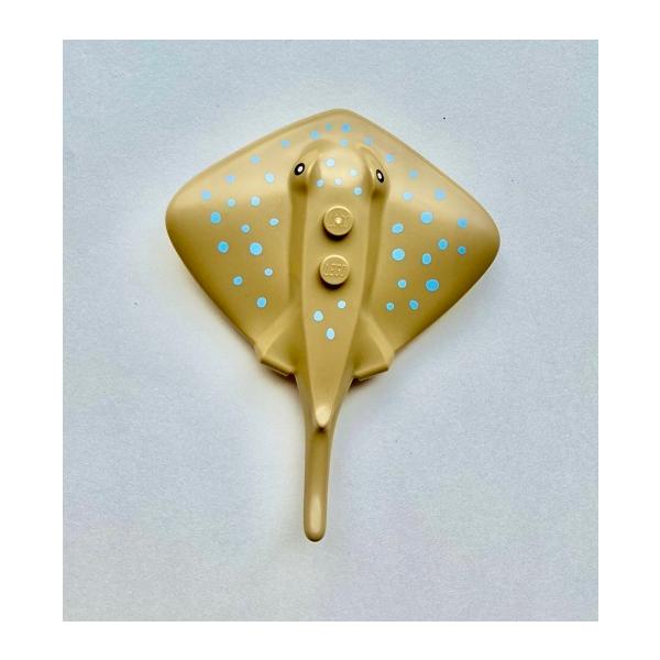 アカエイのミニフィギュアです。ミニフィギュアのみ、クリアパックに封入して発送いたします。