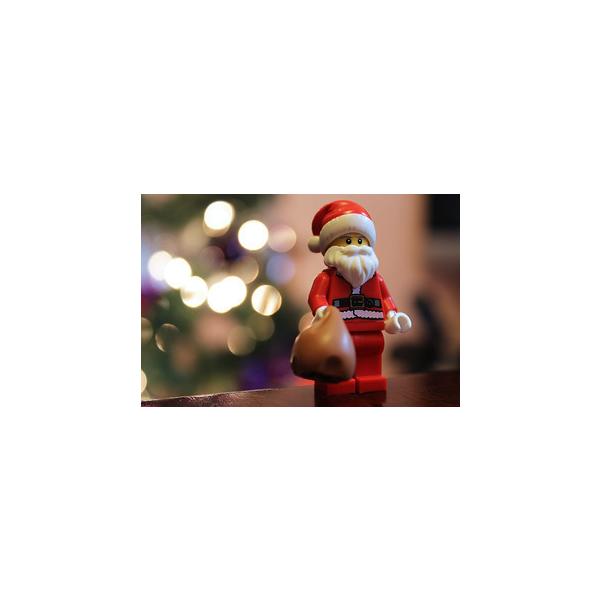 メーカー：LEGO スペック：ミニフィギュアのみ、クリアパックに封入して発送いたします。 商品説明：サンタクロースのミニフィギュア１体に、プレゼント入れの袋付きです。