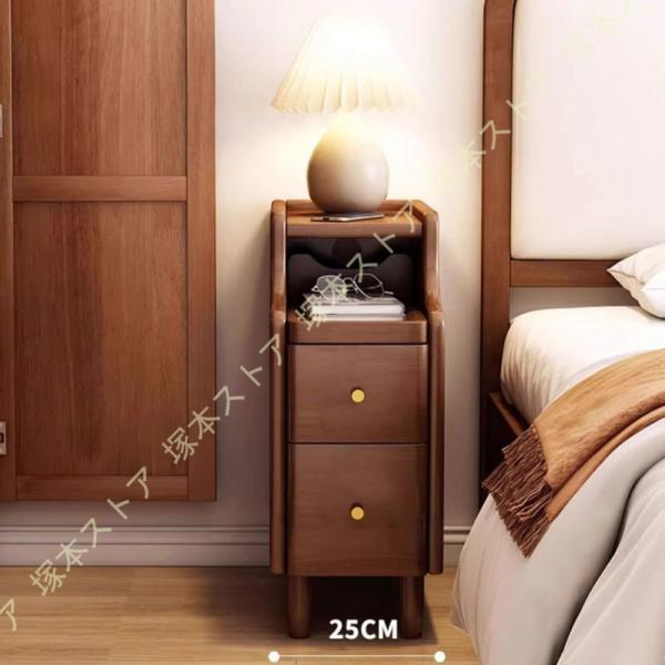 【発売日：2025年10月03日】【耐久性に優れる無垢材製】最高級の無垢材を使用したこの引き出し付きサイドテーブルは、耐久性と安定性に優れています!頑丈なフレームと補強された脚は、寝室やリビングルームのあらゆる空間で優れるサポートを提供しま...