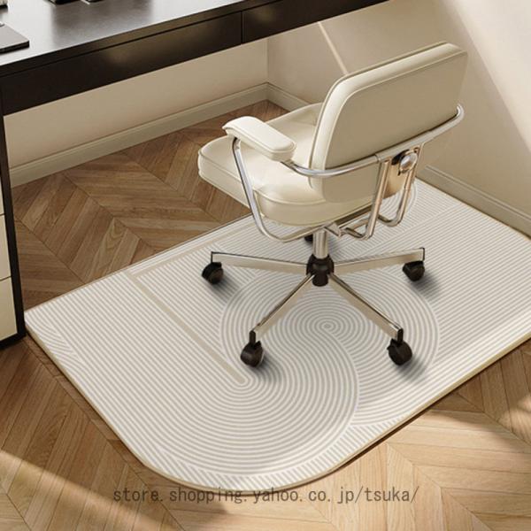 【発売日：2024年03月14日】素材：ポリエステル商品の特徴★椅子を引いたり、移動をしたりと動きの多いダイニングで気になっていた、音を軽減致します。また、フローリングの傷つき防止にも最適です。床やフローリングを傷から守ります。★夜中にゲー...