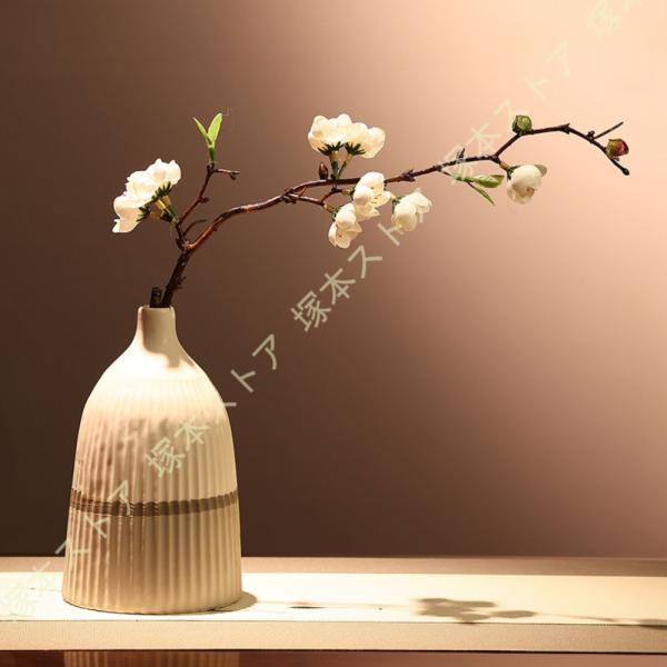 【発売日：2025年06月16日】【商品仕様】素材： シルク＋プラスチック＋針金。 セット内容：造花+花瓶【春飾り】枯れない花、シルクフラワーなので、枯れることなく永遠に開ける。世話、水なども一切不要、害虫がつかない、土を使わないので部屋が...