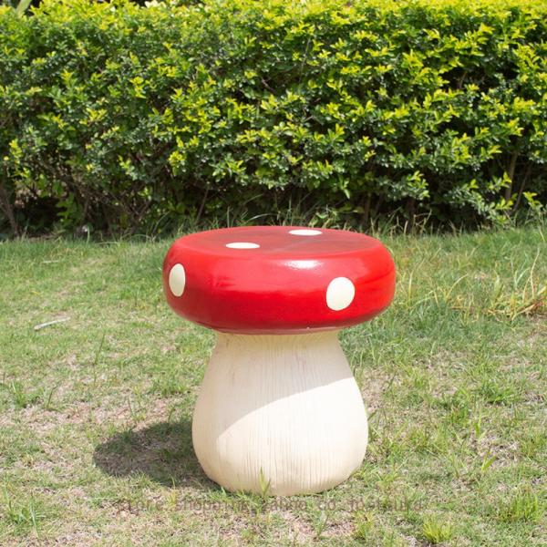 【発売日：2025年09月05日】ガーデンオーナメント きのこ ガーデニング☆【雰囲気アップ 可愛いデザイン】お庭や玄関からかわいいきのこがひょっこり!お庭や玄関周り、玄関前のアプローチに飾るだけでお家がおしゃれです!☆【品質いい材料を採用...