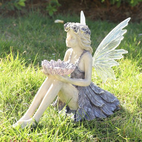 【発売日：2024年12月18日】ガーデニング 置物 ソーラーライト□樹脂製だから、丈夫で軽量□ソーラーオーナメント：優しい光とかわいらしいフォルムのソーラーオーナメント。▼機能：自動点灯▼暗くなると自動で点灯▼玄関やエントランス、お庭など...