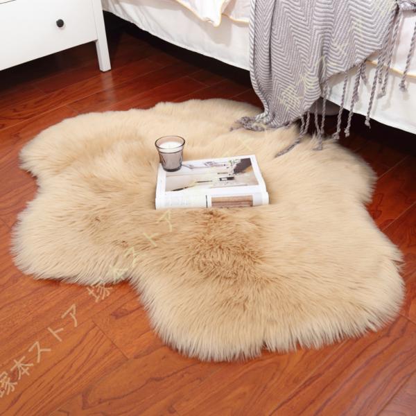 【発売日：2023年01月11日】【サイズ】：90×110=幅約90cm×長さ約110cm(大雲)  70×90=幅約70cm×長さ約90cm(小雲)  【材質】：ポリエステル100%※多少サイズは前後します。◆防音気になる階下への生活音を...