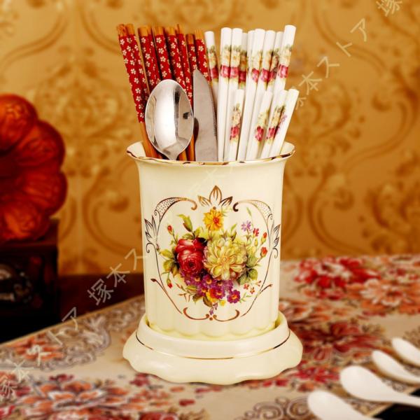 【発売日：2023年09月11日】商品紹介サイズ：サイズA=13*15cm。材質：セラミック。注意：製品は箸立てに限り、他の撮影品は含まれていません！ お箸、スプーン、食器などを収納して整理するのに最適！上品な質感と、無駄のないフォルムが美...