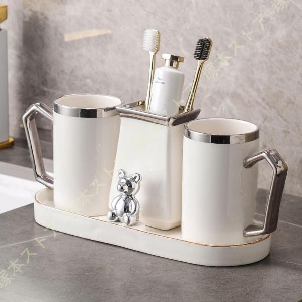 【発売日：2023年04月21日】商品の説明◆材質：セラミック素材◆カラー：写真通り◆製品：トレイは排水を集めるように設計されています。空気の柱で包装されています。具体的なサイズは写真の説明を見てください。歯ブラシや歯磨き粉などの物は含めて...