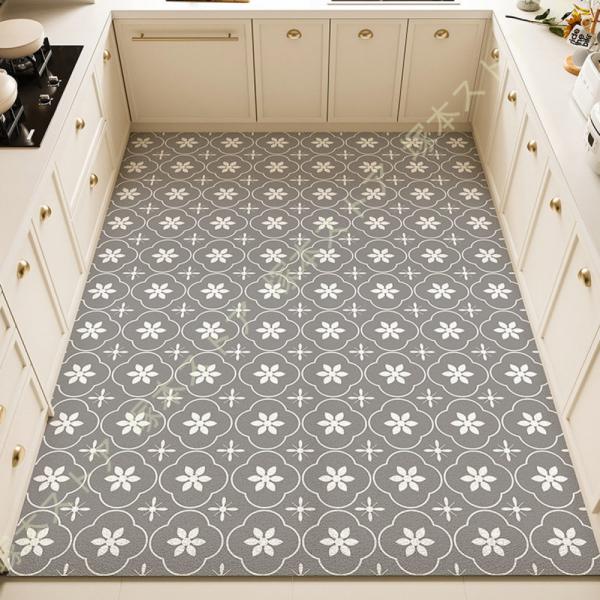 【発売日：2025年09月12日】■商品の厚みは5mmぐらいです!■滑り止め、防水性、抗菌、防ダニ、防臭、防カビ、水拭きOK、カットOK!シンプルなデザインでPVC素材の良さがわかるキッチンマット!毎日のお料理やお弁当作り、忙しい人々を足元...