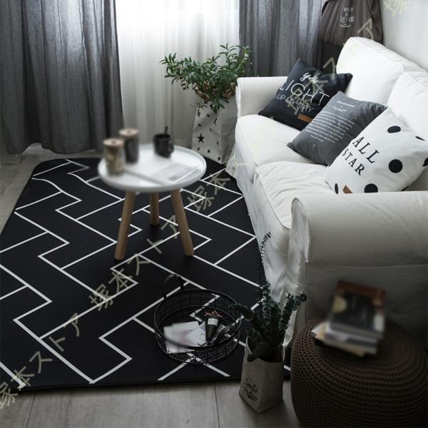 【発売日：2023年09月27日】★厚さは10ｍｍ。★ウォッシャブル。★滑り止め付き。★こたつ使用OK。★床暖房、ホットカーペット対応。さらさらの肌触りが心地良い、密度の高いマイクロファイバー。生地はさらっとしていてまとわりつかないので、一...