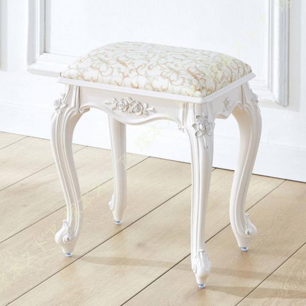 【発売日：2025年12月31日】【商品仕様】材質：プラスチック +布/PUレザーカラー：カラーバリエーション!自然の風合い溢れるプラスチックの脚部を引き立てる優しい多カラー!【様々な使い方ができるスツール!】●使いたい場所や欲しい場所に、...