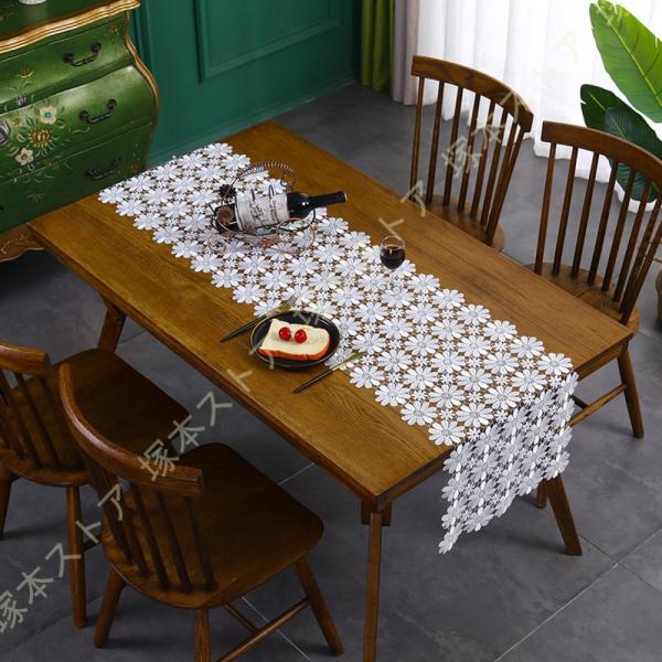【発売日：2023年06月30日】★インテリア：テーブルランナーは上品な柄がシックで華やかな雰囲気を作り、シンプルなのに高級感をプラスできるアイテムです!部屋のインテリアに見事に調和できます!★素晴らしいデザイン：このテーブルランナーのデザ...
