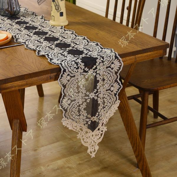 【発売日：2023年06月30日】★インテリア：テーブルランナーは上品な柄がシックで華やかな雰囲気を作り、シンプルなのに高級感をプラスできるアイテムです!部屋のインテリアに見事に調和できます!★素晴らしいデザイン：このテーブルランナーのデザ...