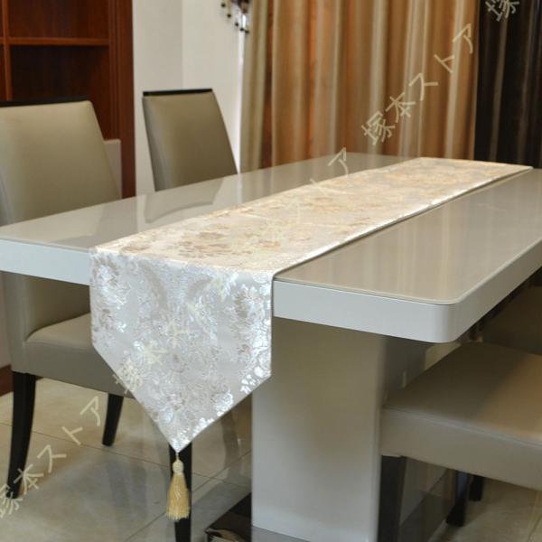 【発売日：2022年10月11日】★テーブルの中央にさらりと敷きこむだけで、ぐっとお洒落な雰囲気を作り出してくれるテーブルランナー!★柔らかく、耐久性があり、環境に優しい、ガラスや陶器の食器、花瓶なども安心して置けます!★お部屋を明るく：パ...