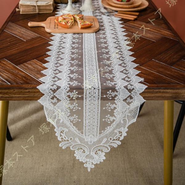 【発売日：2023年03月07日】★インテリア：テーブルランナーは上品な柄がシックで華やかな雰囲気を作り、シンプルなのにエレガンスをプラスできるアイテムです!部屋のインテリアに見事に調和できます!★素晴らしいデザイン：このテーブルランナーの...