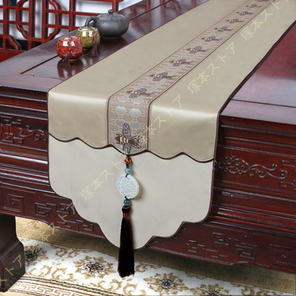 【発売日：2022年08月15日】★テーブルの中央にさらりと敷きこむだけで、ぐっとお洒落な雰囲気を作り出してくれるテーブルランナー!★柔らかく、耐久性があり、環境に優しい、ガラスや陶器の食器、花瓶なども安心して置けます!★テーブルを傷や汚れ...