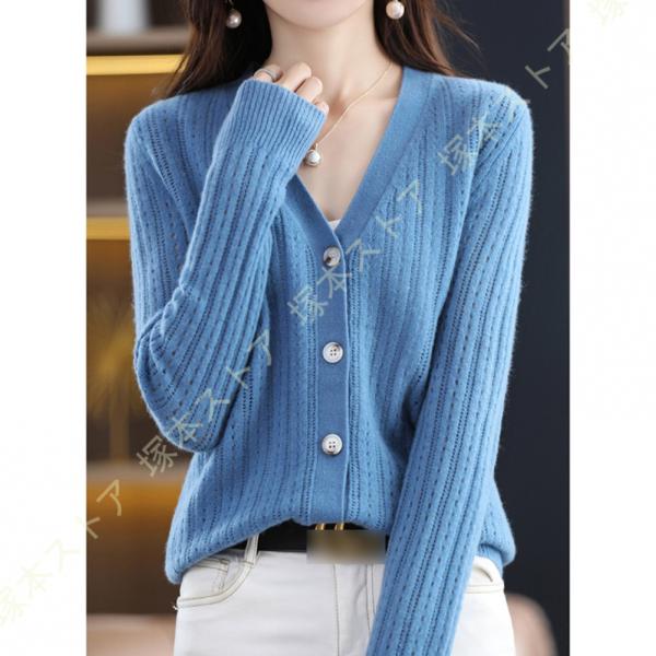 【発売日：2023年03月13日】【表地】ニット【サイズ】【Sサイズ】バスト幅90cm、袖丈56cm、着丈57cm【Mサイズ】バスト幅92cm、袖丈57cm、着丈58cm【Lサイズ】バスト幅96cm、袖丈58cm、着丈59cm【XLサイズ】...