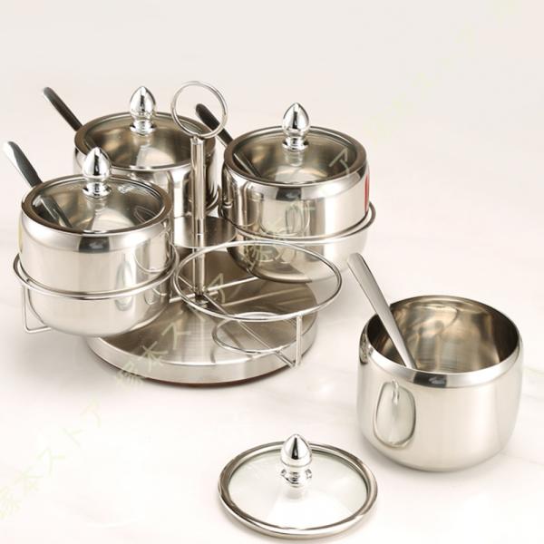 【発売日：2023年03月22日】商品の説明Aサイズ（3個セット）：約20×16cmBサイズ（4個セット）：約23×16cm専用ラック付き、 360°回転式、 一層 色：シルバー材　　質：ステンレス取って付きフタには取って付きで使いやすく、...