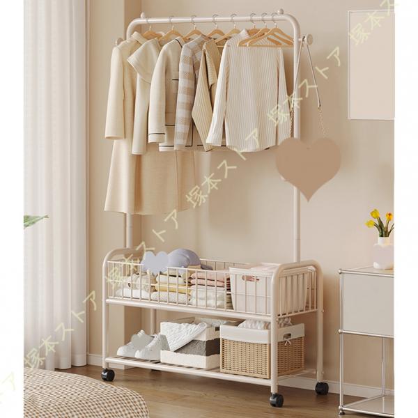 【発売日：2025年06月06日】【お掃除時など移動もしやすい！】スムーズに動かせるキャスター。重いものを乗せても楽々移動できるキャスタ付きです。【玄関で】ハンガーにはゲストの上着、バスケットにはスリッパを入れて。玄関にアウターを置けば気に...