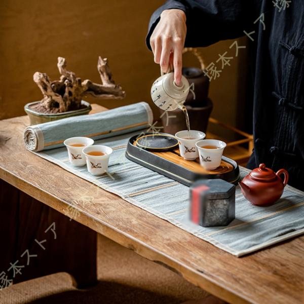 【発売日：2023年07月03日】テーブルランナーのある暮らし良い雰囲気：この北欧食卓ランナーを置くだけで、ロマンチック感が生まれます。 存在感はありますが、お部屋のインテリアにぴったりです。 イベント感を一気に盛り上げる。 いつもの食卓に...