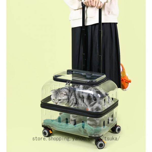 【発売日：2025年01月02日】ペットキャリー キャスター付き便利な2WAYシーンに合わせて使い分けができる、便利な2WAY。☆キャリーバッグ☆キャリーカート広々空間お座りしても窮屈さを感じさせない、広々空間中の様子がよくわかるお互いの顔...