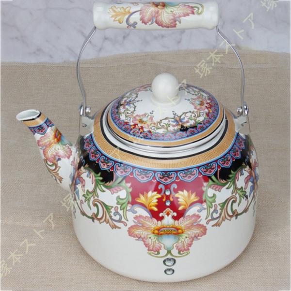 【発売日：2025年03月31日】熱効率の良い琺瑯製ケトルはお湯が早く沸く。また、琺瑯は金気を出さないので、お茶を淹れたりするのにうってつけの道具。温度も一定に保ちやすいのでコーヒーが美味しく入れられる。    琺瑯は金属の表面にガラスを高...