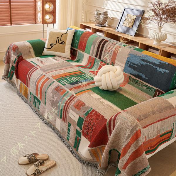 【発売日：2025年02月08日】大人気！気持ちいい柔らかいソファカバー。[柔らかい素材]とても柔らかな肌触りが特徴のポリエステル生地の、裏面には滑り止め加工されたマルチカバーです。シンプルなデザインで、部屋のインタリアと合いやすく、さらに...