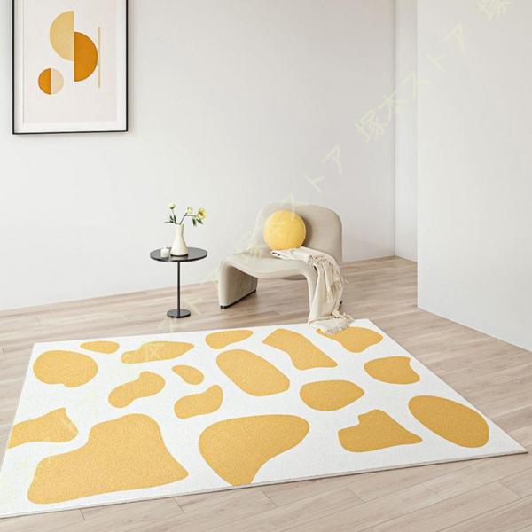 【発売日：2023年03月21日】[組成]：ポリエステル100%（プリント柄です）　 　 　            シンプルなデザインは、お部屋の雰囲気をがらりと変えます！ 洋室はモダン、和室に敷いてもモダンな印象に早変わり♪　　 お部屋に...