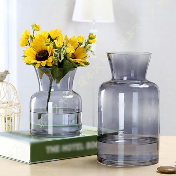 【発売日：2023年09月19日】商品名: ガラス花瓶素材: ガラスサイズ：口径×底径×高さ：小さい：10.5*13*17cm、中：10.5*14.5*22cm、大きい：10.5*14.5*26.5cm（スタッフ採寸のため、若干の誤差が生じ...